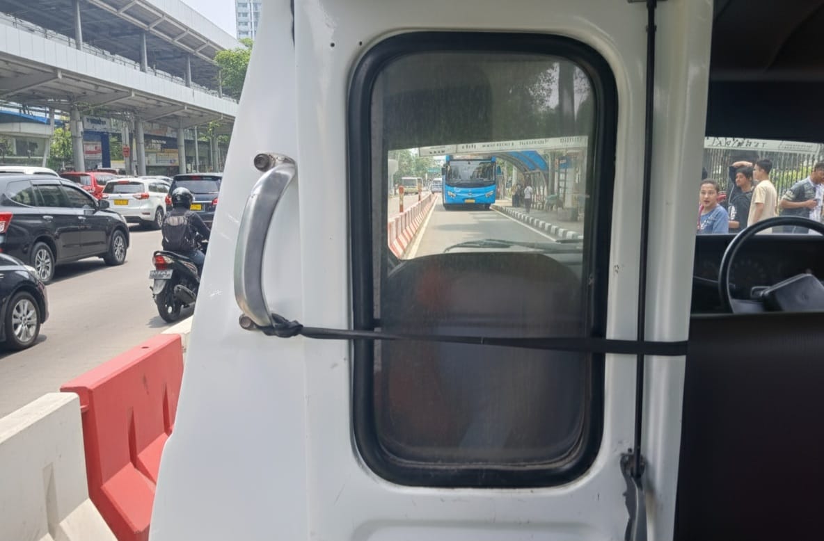 Angkot Masuk Jalur Transjakarta, Sopir Beralasan Hindari Macet ...